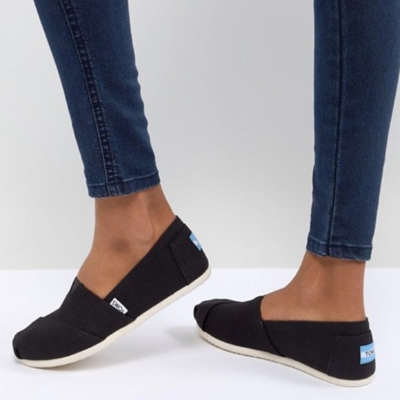 Toms | Shoes | Black Classic Toms Slip On Shoes | Poshmark
